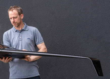 Carbon Fibre Composite UAV for Defence Aircraft Research - Advanced ...